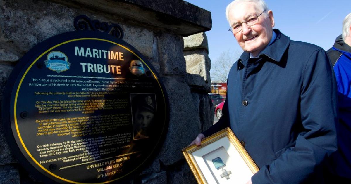 Plaque dedicated in honour of life saver Thomas Raymond Kelly - Photo 1 ...
